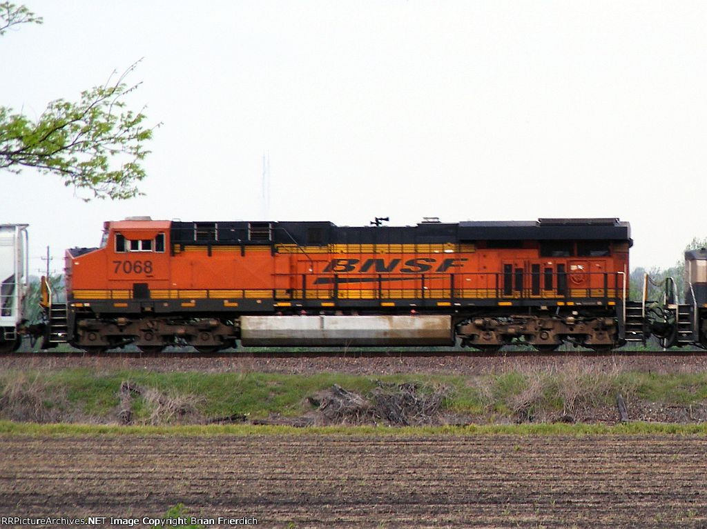 BNSF 7068